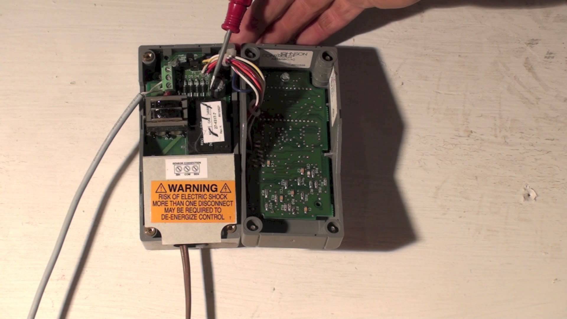 How a Commercial Thermostat Works | Appliance Video