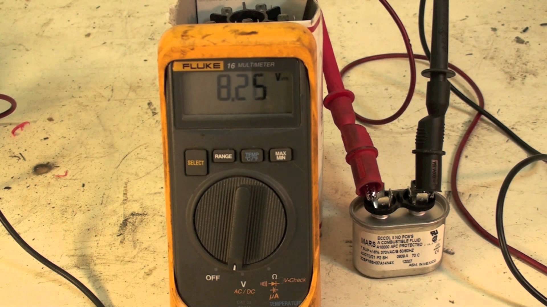 Why a Capacitor Is Compared to a Battery | Appliance Video